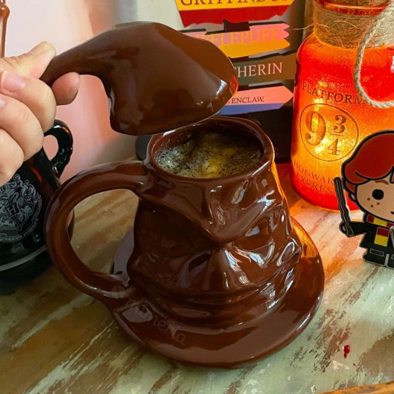 Caneca de Porcelana Chapéu Seletor 3D Harry Potter Caneca de Porcelana Chapéu Seletor 3D Harry Potter